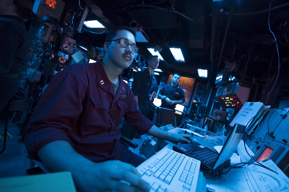 DVIDS - News - CNSF Signs New Surface Warfare Watchstander Proficiency ... DVIDS - News - CNSF Signs New Surface Warfare Watchstander Proficiency ...
