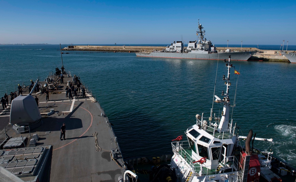 DVIDS - Images - USS Carney [Image 7 of 10]