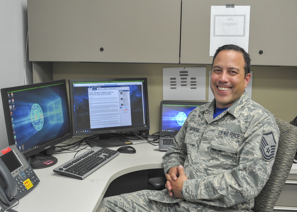 DVIDS - Images - Reservist’s career alignment paves path for cyber ...