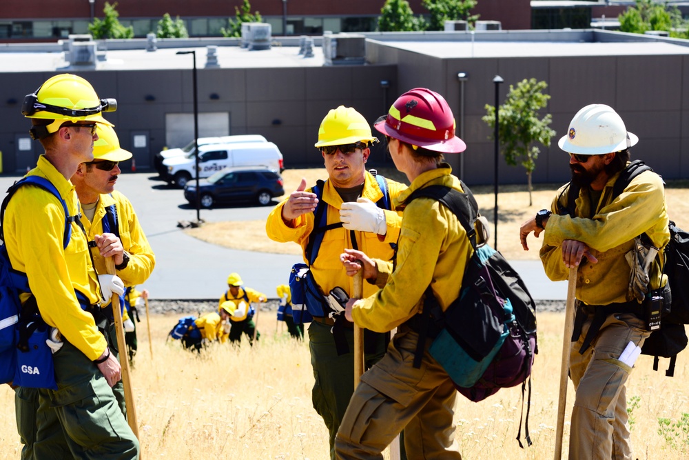 DVIDS - Images - Oregon National Guard trains for firefighting [Image 1 ...