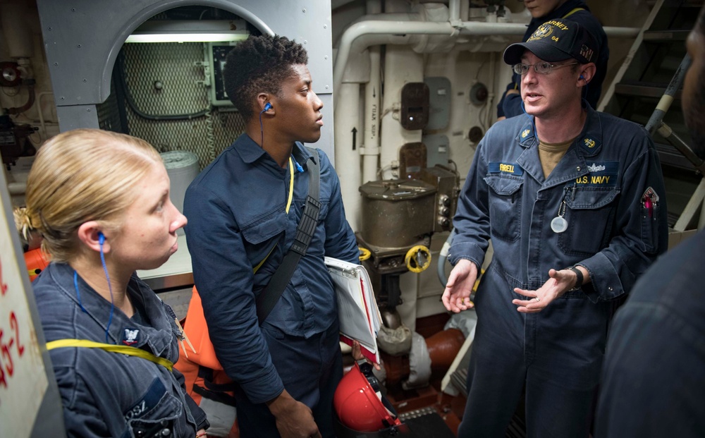 DVIDS - Images - USS Carney [Image 2 of 10]