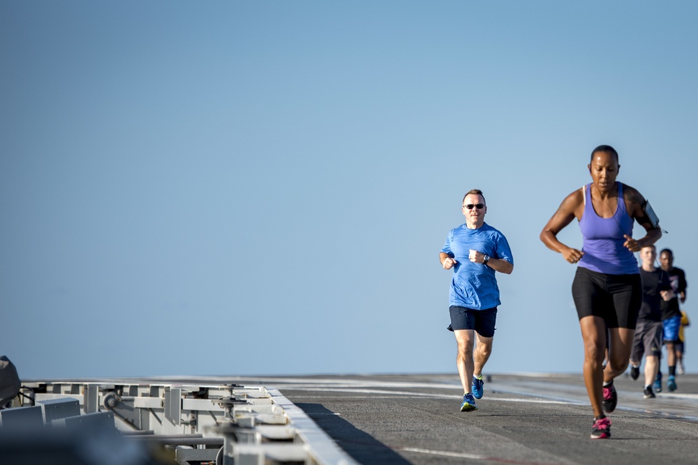 DVIDS - Images - Sailors Run 5K on GHWB Flight Deck [Image 6 of 19]