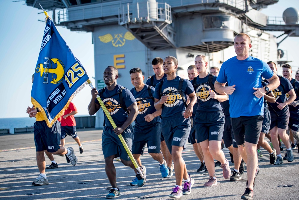 DVIDS - Images - Sailors Run 5K on GHWB Flight Deck [Image 7 of 19]