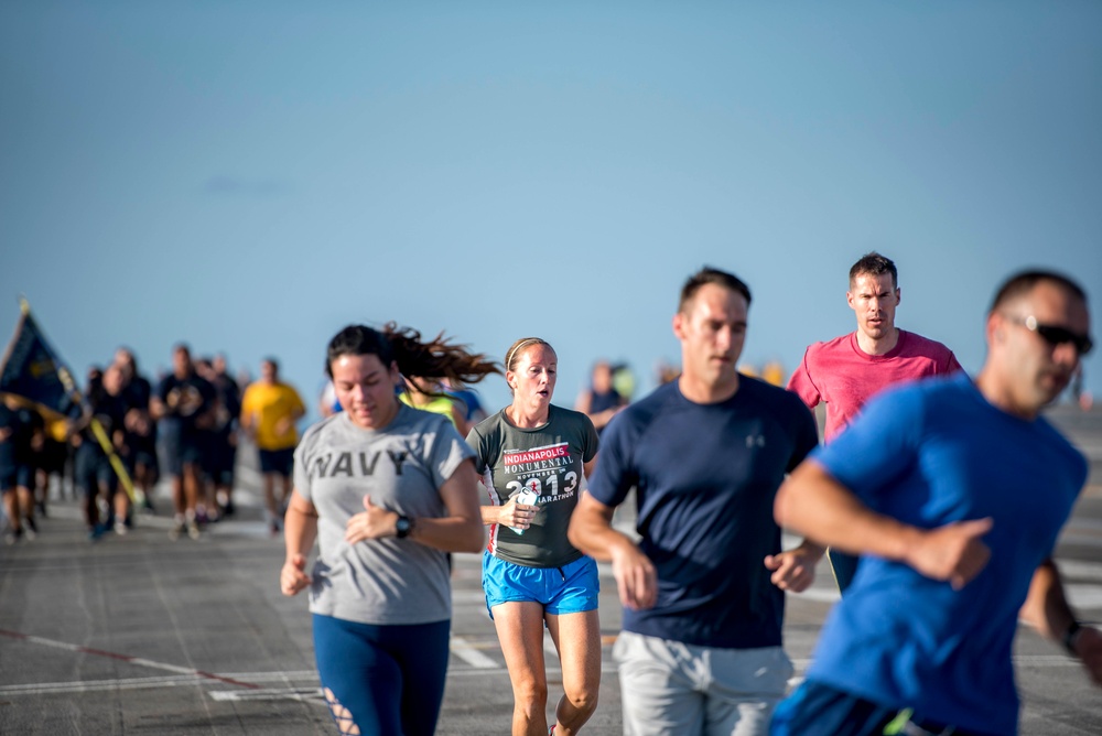DVIDS - Images - Sailors Run 5K on GHWB Flight Deck [Image 9 of 19]