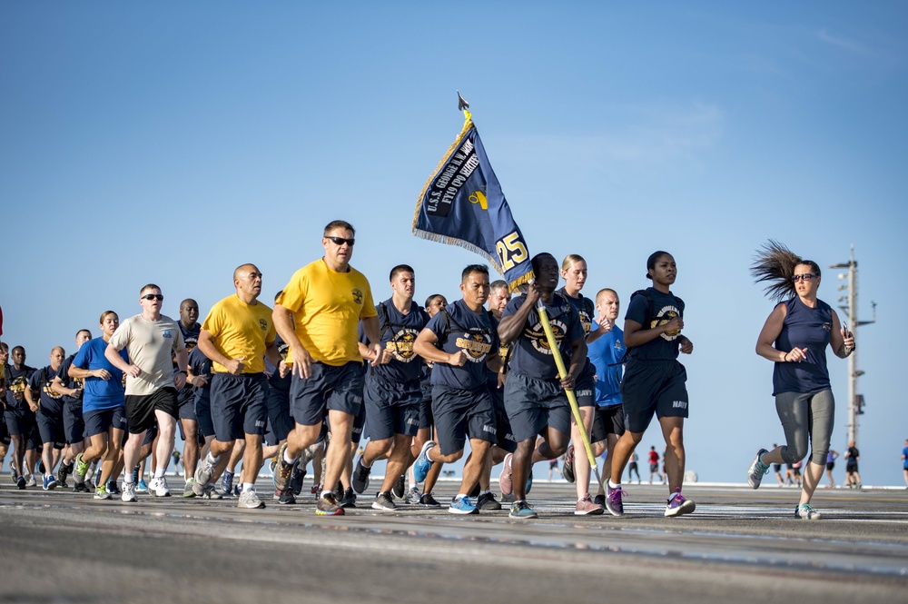 DVIDS - Images - Sailors Run 5K on GHWB Flight Deck [Image 10 of 19]