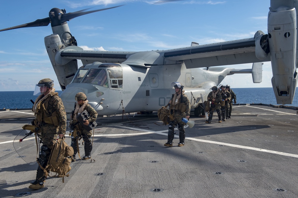 DVIDS - Images - 180903-N-AT530-0335 [Image 5 of 6]