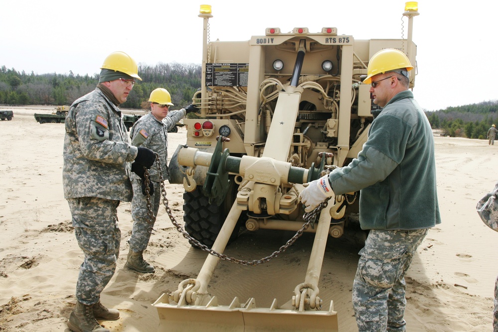 DVIDS - News - Photo Essay: Training look-back -- 2015 Vehicle Recovery ...