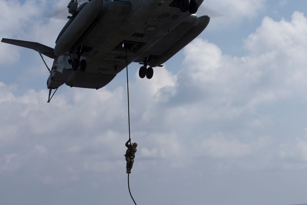 DVIDS - Images - 31st MEU Marines hone fast rope capabilities [Image 6 ...