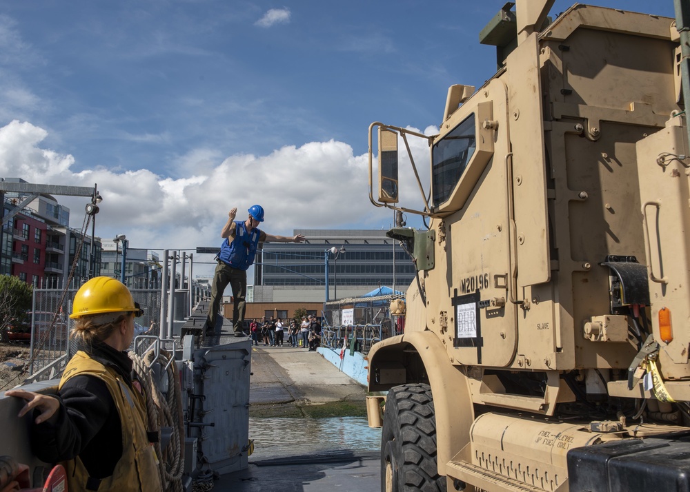 DVIDS - Images - ACU 1 Offloads Marine Vehicles in Support of DSCA ...
