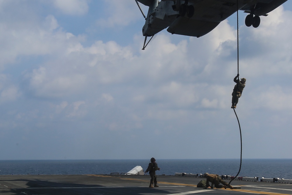 DVIDS - Images - 31st MEU Marines hone fast rope capabilities [Image 5 ...