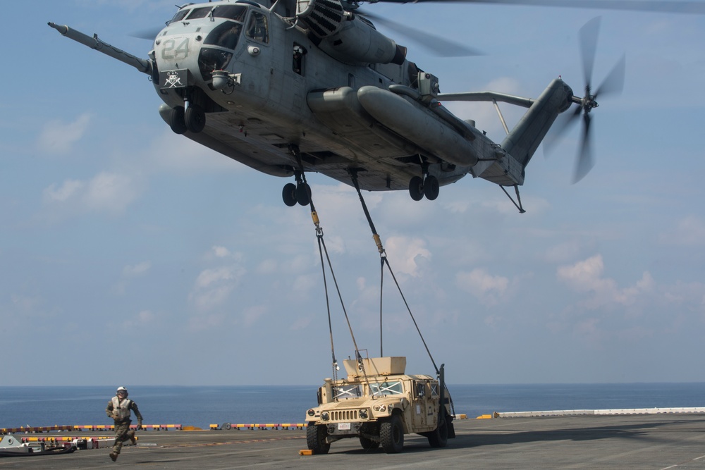 DVIDS - Images - 31st MEU Marines rehearse HST training aboard Wasp ...