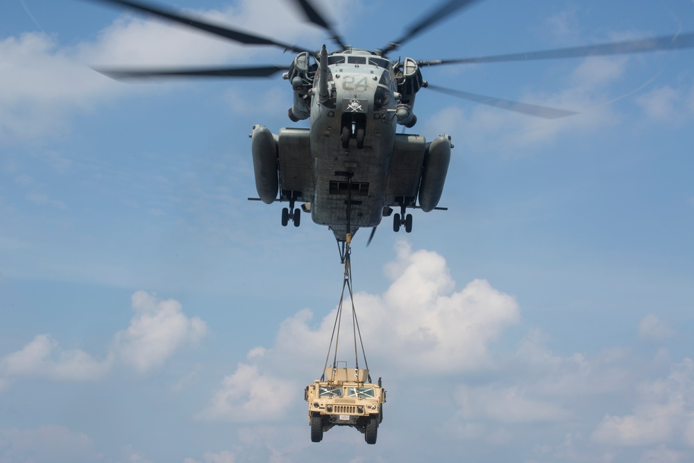 DVIDS - Images - 31st MEU Marines rehearse HST training aboard Wasp ...