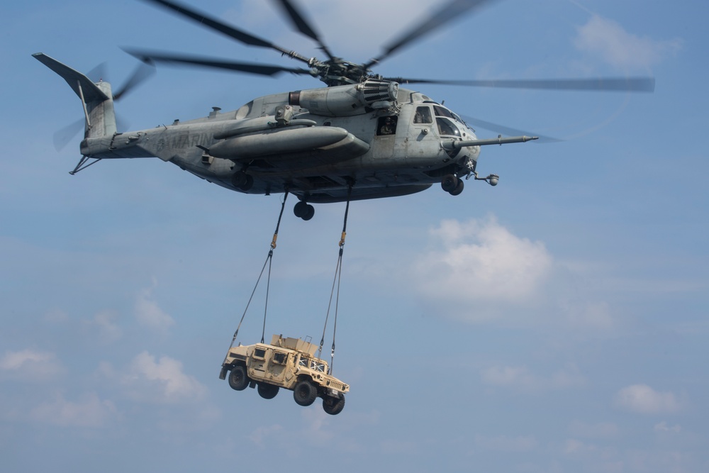 DVIDS - Images - 31st MEU Marines rehearse HST training aboard Wasp ...