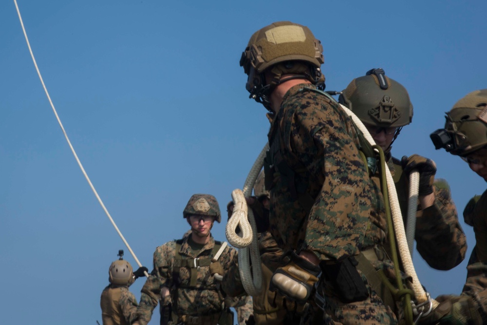 DVIDS - Images - The 31st MEU’s ARP practice SPIE aboard the Wasp ...