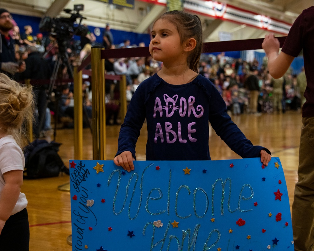 DVIDS - Images - 2IBCT Homecoming [Image 6 of 7]