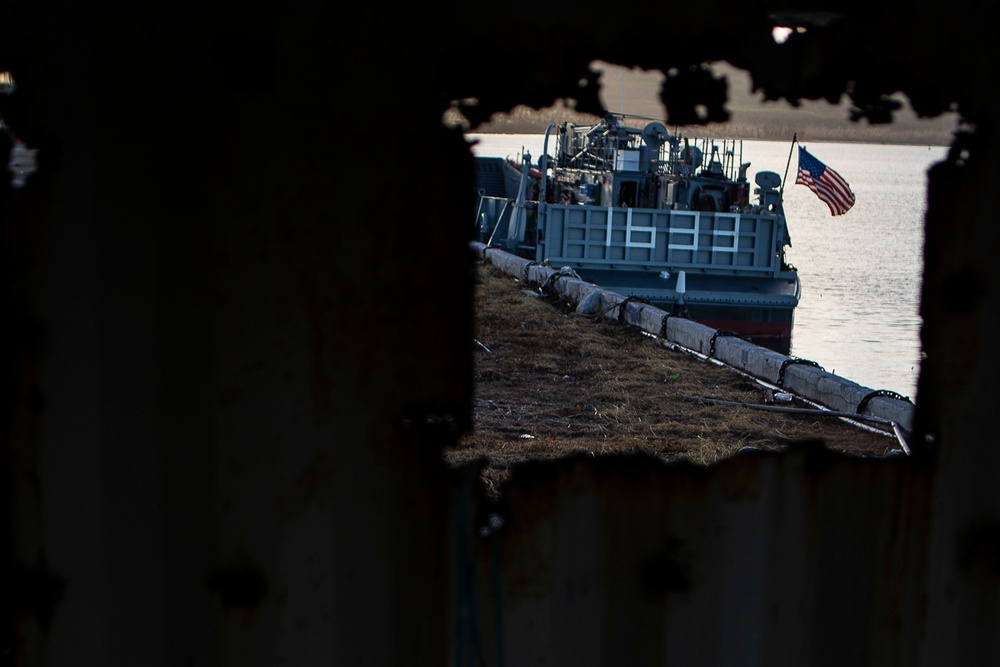 DVIDS - Images - 31st MEU, CLB-31 provide muscle for FEMA-directed ...