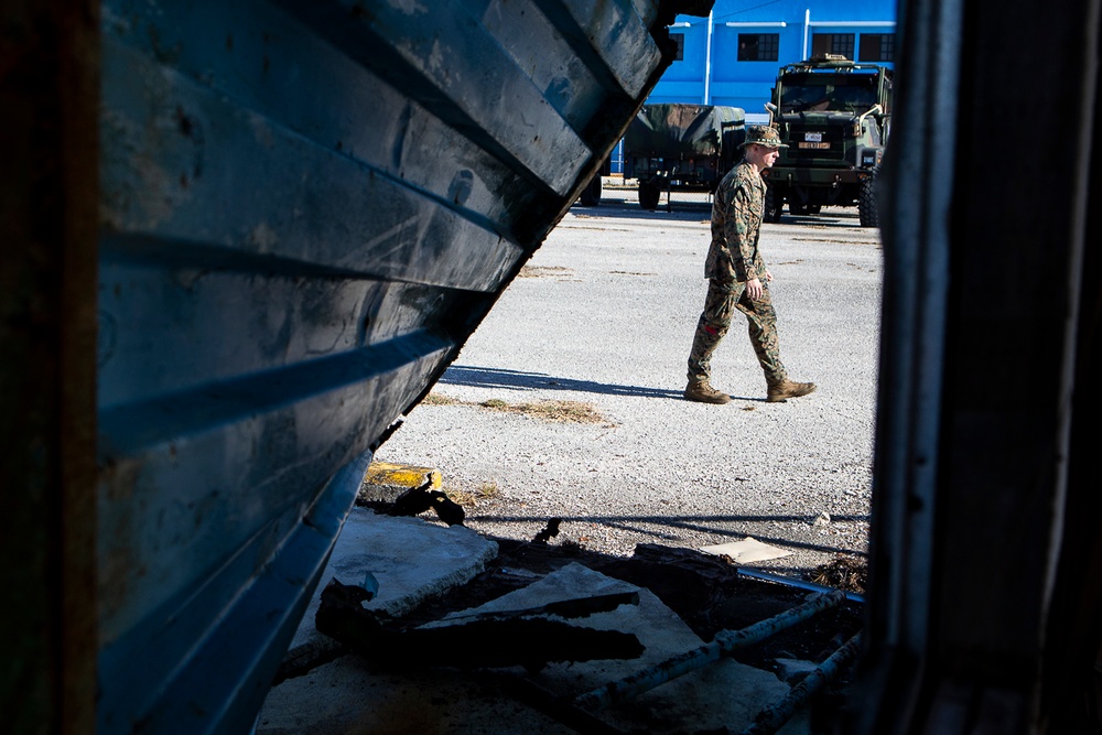 DVIDS - Images - 31st MEU, CLB-31 provide muscle for FEMA-directed ...
