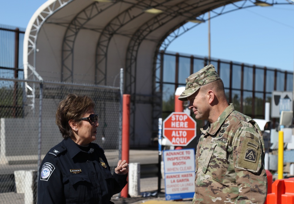 DVIDS - Images - Lt. Gen. Buchanan visits the Arizona Border [Image 1 of 3]