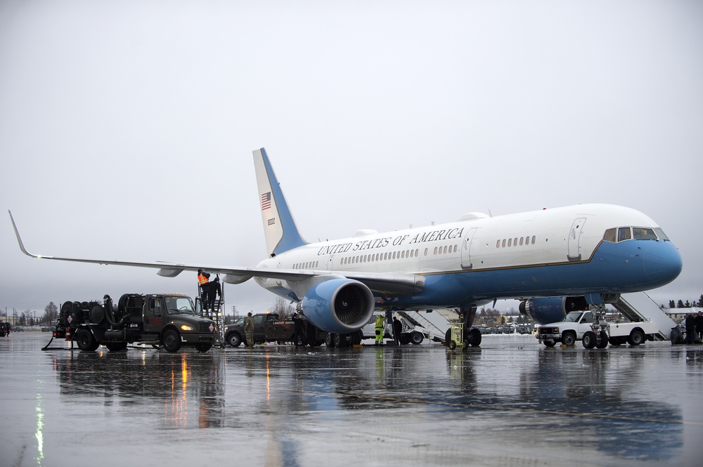 DVIDS - Images - VPOTUS visits JBER [Image 11 of 12]