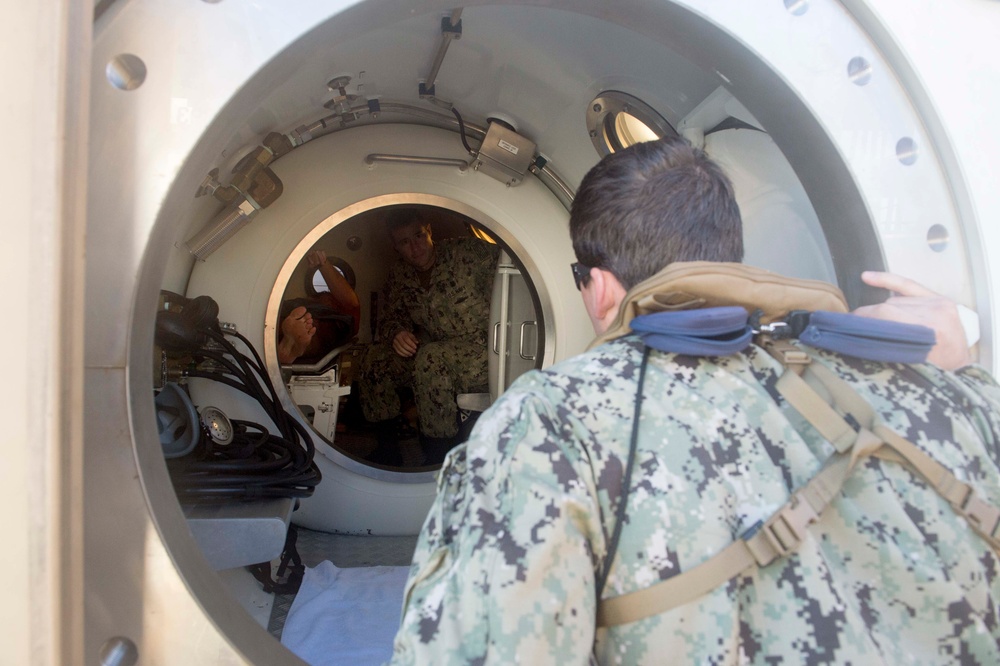 DVIDS - Images - Mobile Diving and Salavage Unit 2 Sailors Hone Skills ...