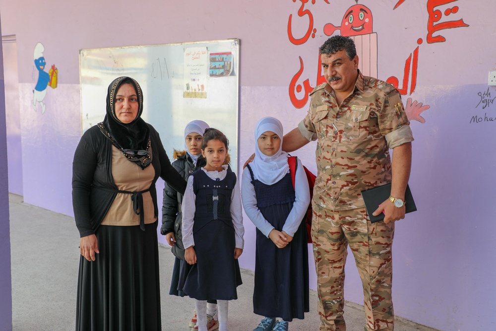 dvids-images-friendship-elementary-school-visit-image-5-of-5