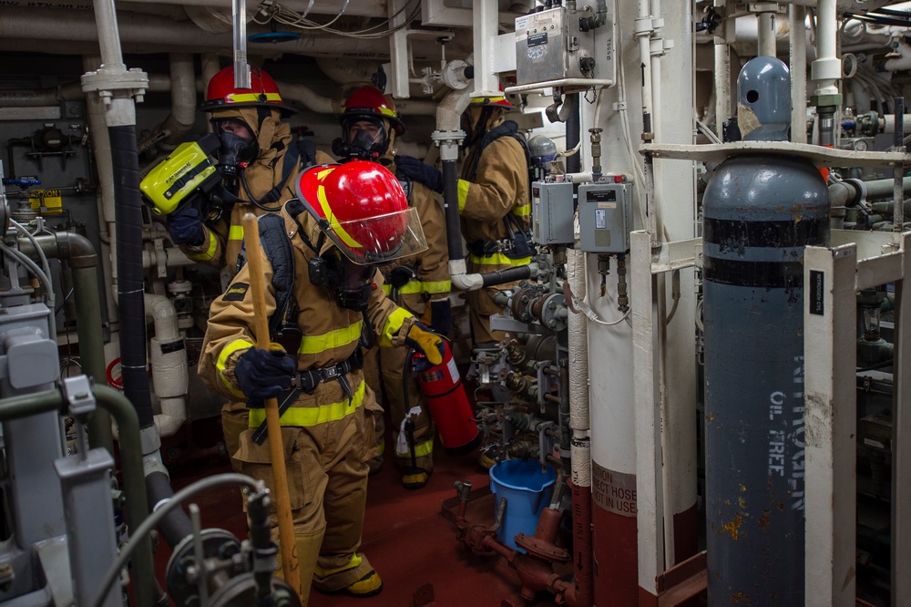 DVIDS - Images - Damage Control Drill [Image 11 of 12]