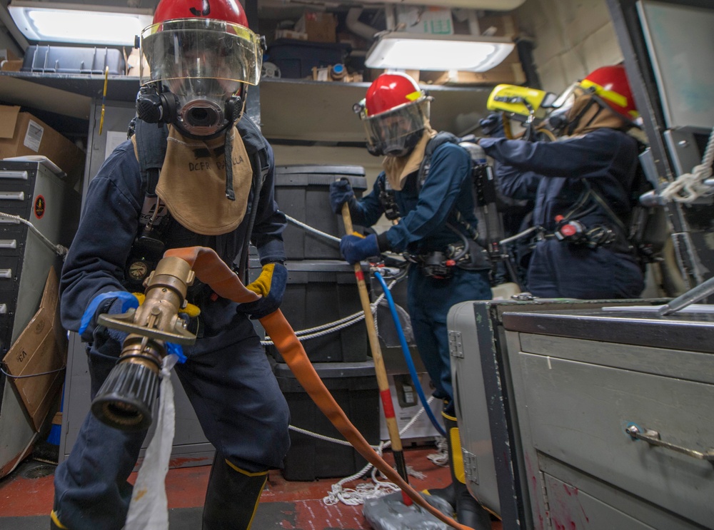 DVIDS - Images - USS McCampbell, Damage Control Training Team [Image 4 ...