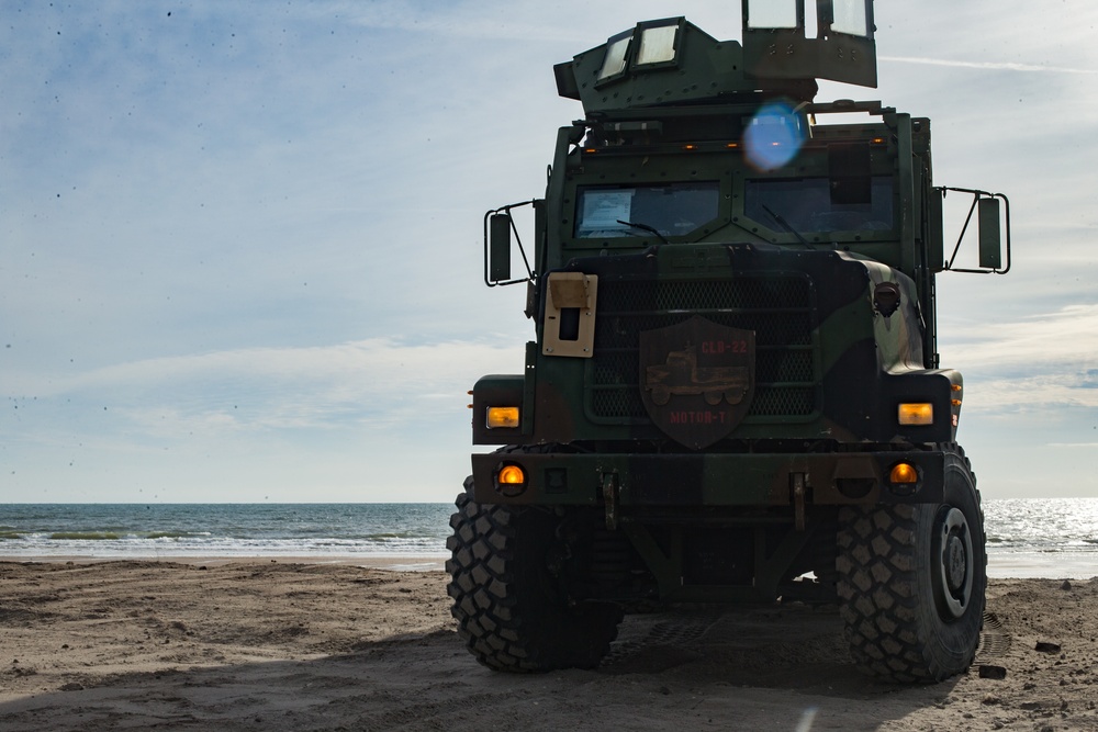 DVIDS - Images - CLB-22 Loads 22nd MEU for sea deployment [Image 2 of 7]