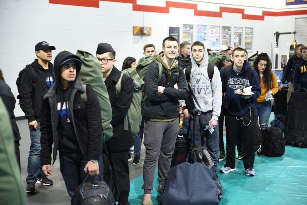 DVIDS - Images - TSC Great Lakes Students and Staff Start Holiday Stand ...