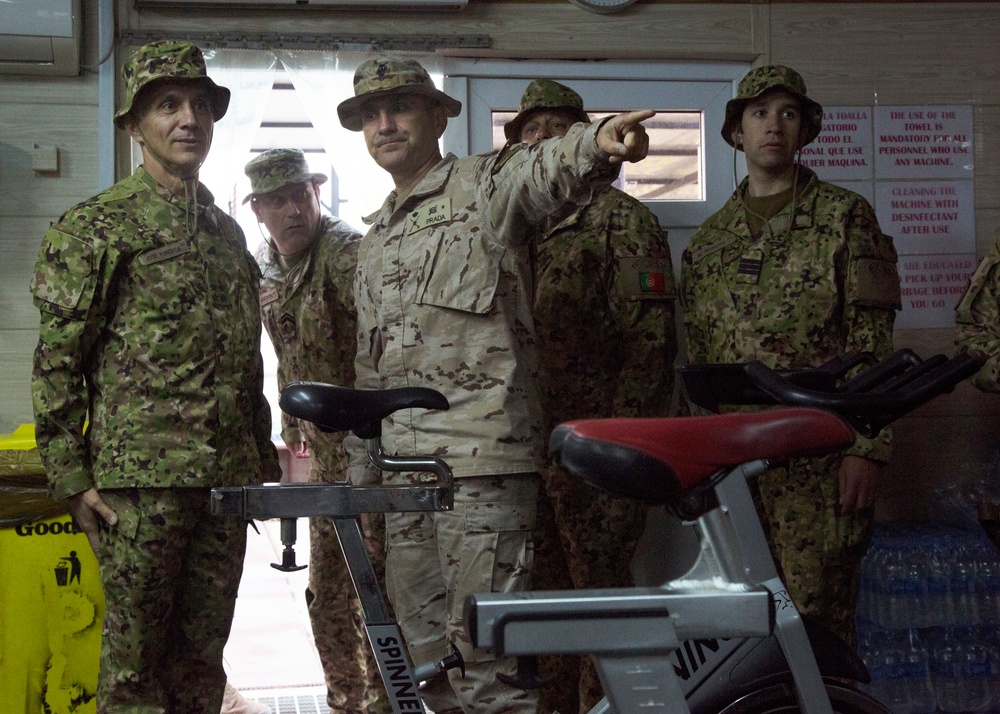 DVIDS - Images - General Visit [Image 4 of 6]