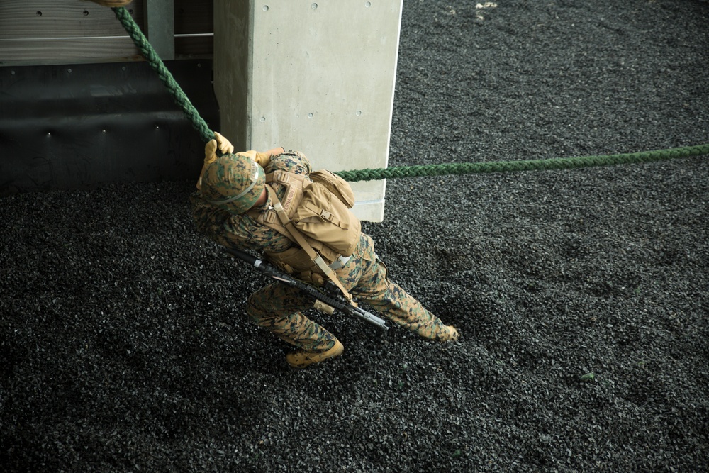 DVIDS - Images - Weapons Company Marines refine fast rope fundamentals ...