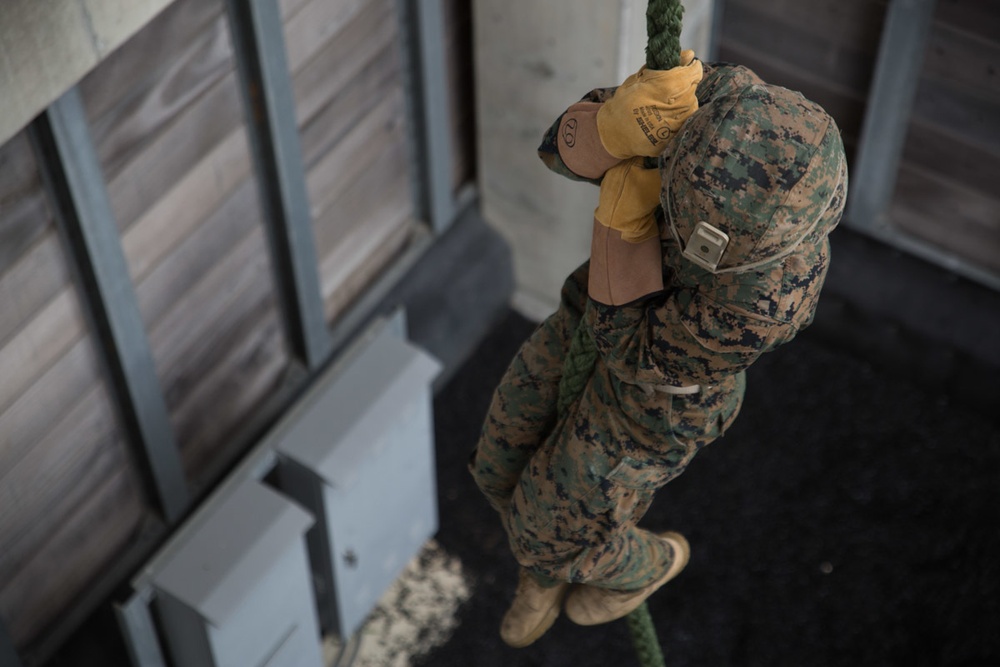 DVIDS - Images - Weapons Company Marines refine fast rope fundamentals ...