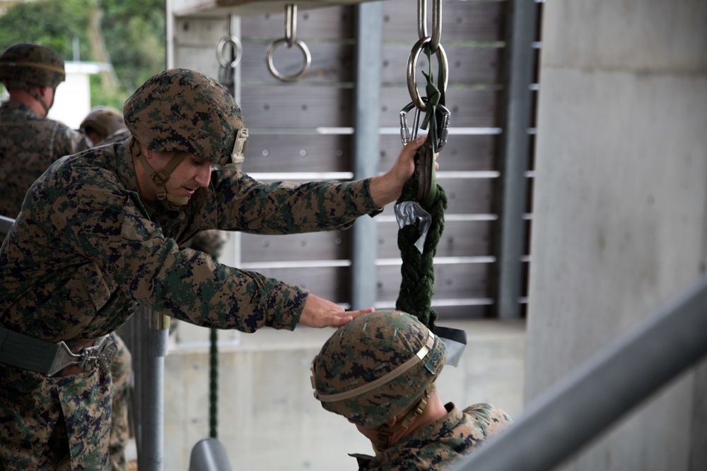 DVIDS - Images - Weapons Company Marines refine fast rope fundamentals ...