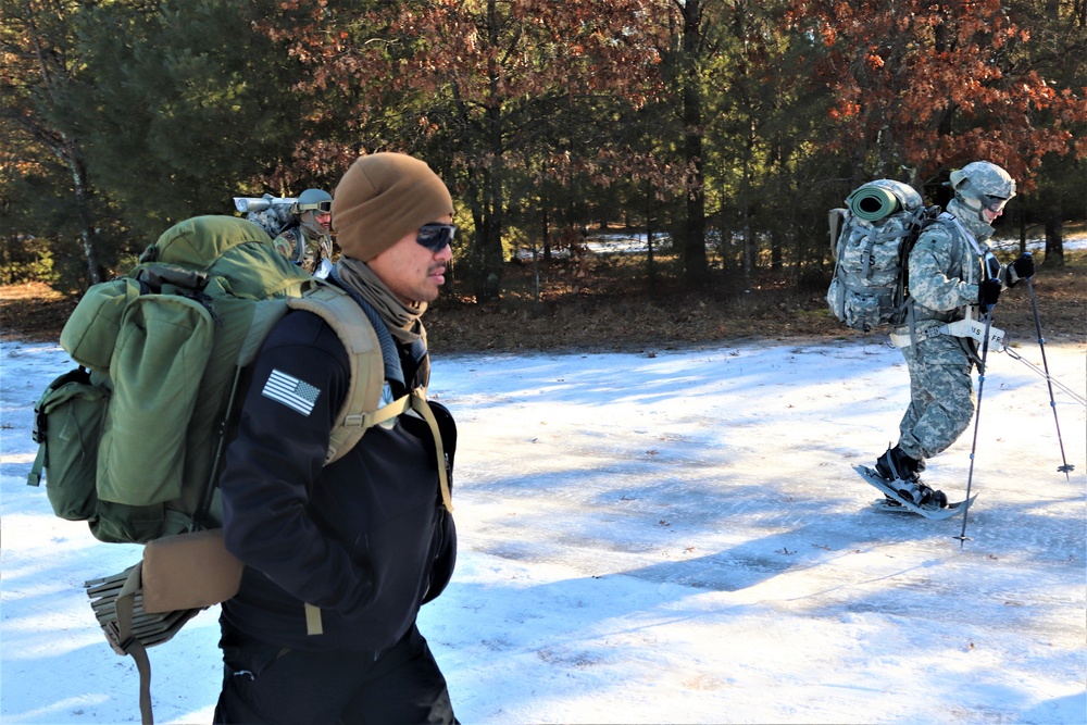 DVIDS - Images - Cold-Weather Operations Course Class 19-02 Snowshoe ...