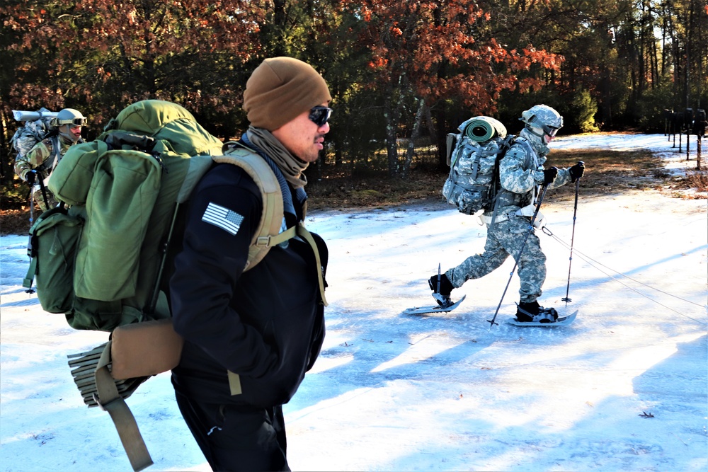 DVIDS - Images - Cold-Weather Operations Course Class 19-02 Snowshoe ...