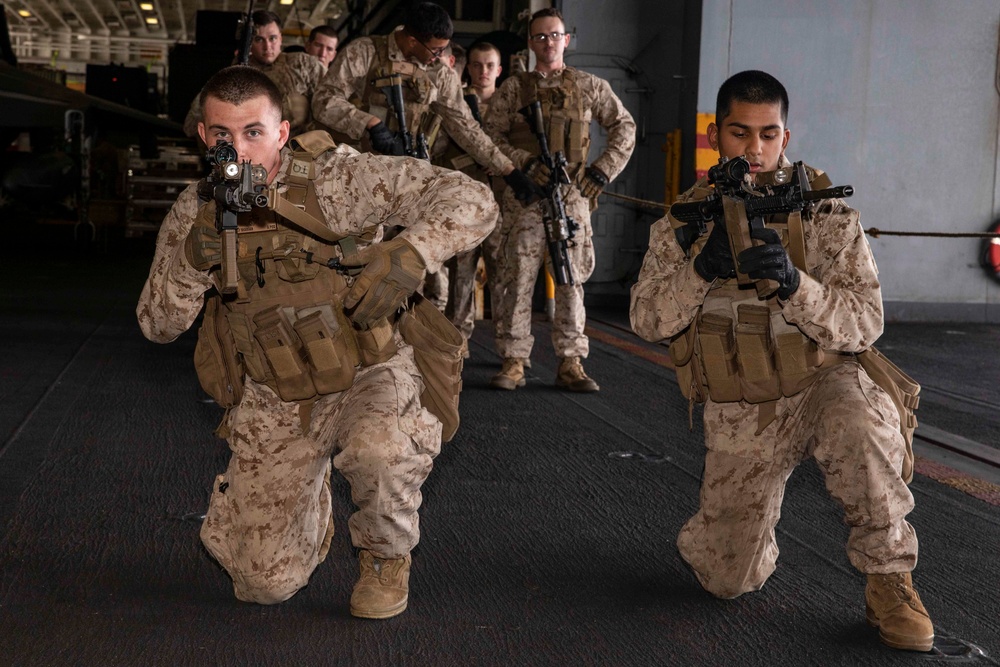 DVIDS - Images - 190115-N-WH681-0157 [Image 3 of 6]