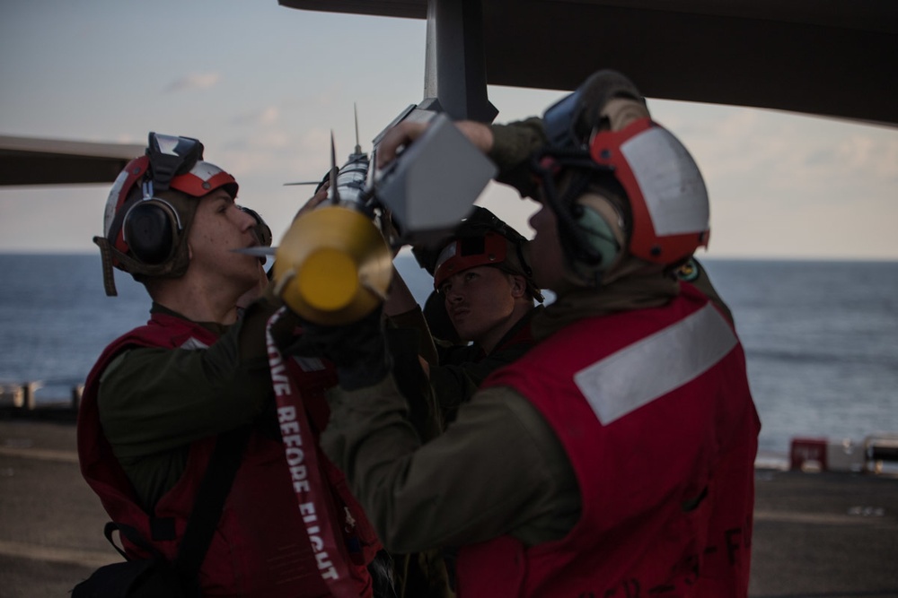 DVIDS - Images - F-35s carry guided missiles on newly fitted pylons for ...