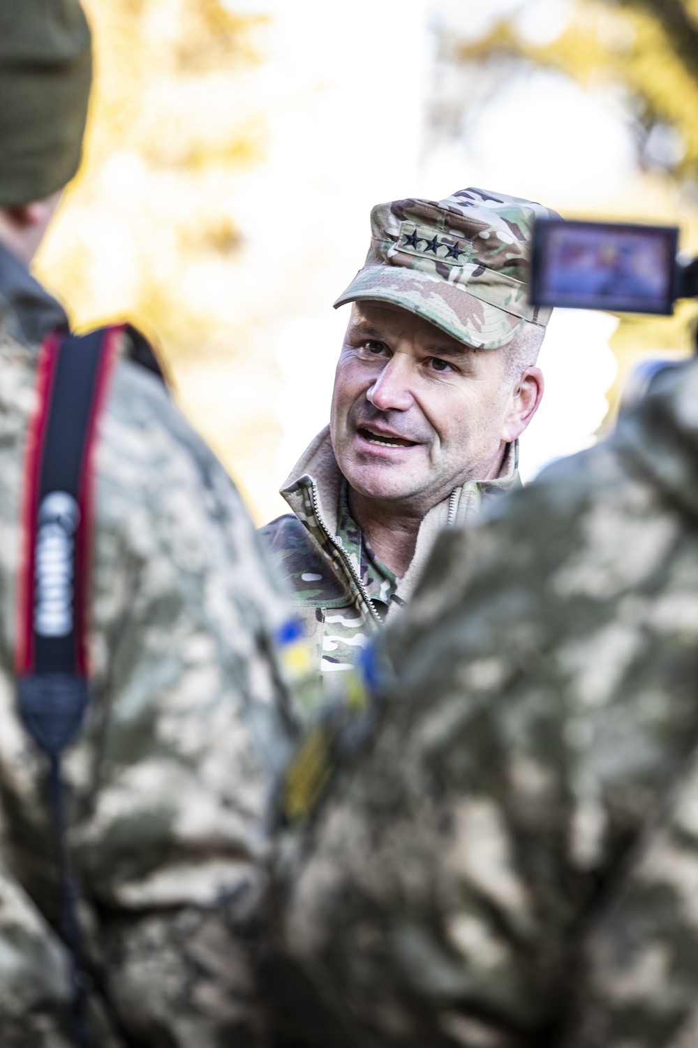 DVIDS - News - Lt. Gen. Cavoli visits Tennessee Troops deployed to Ukraine