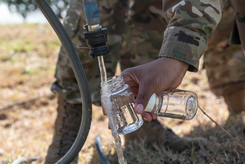 DVIDS - Images - ARFOR trains with water purification system [Image 1 ...