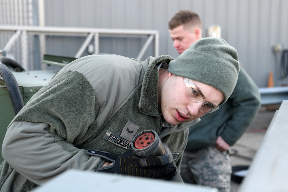 DVIDS - Images - 178th CES Airmen work on generators [Image 5 of 5]