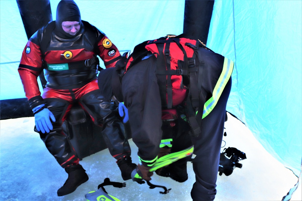 DVIDS - Images - Fort McCoy firefighters learn, practice diving under ...