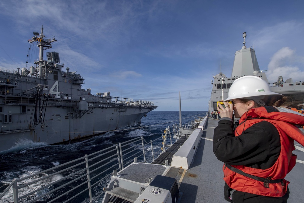 DVIDS - Images - USS John P. Murtha Fueling-at-Sea with USS Boxer ...