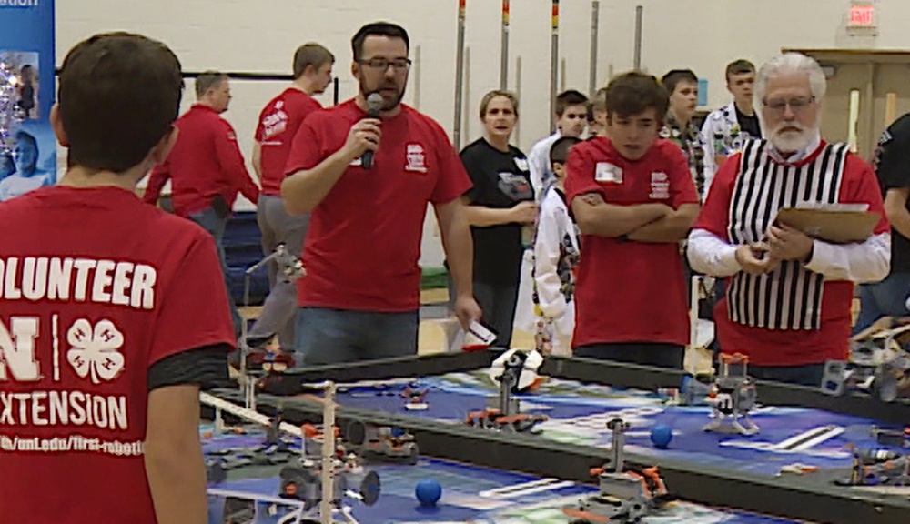 DVIDS - News - USACE Omaha volunteer helps promote STEM through robotic ...