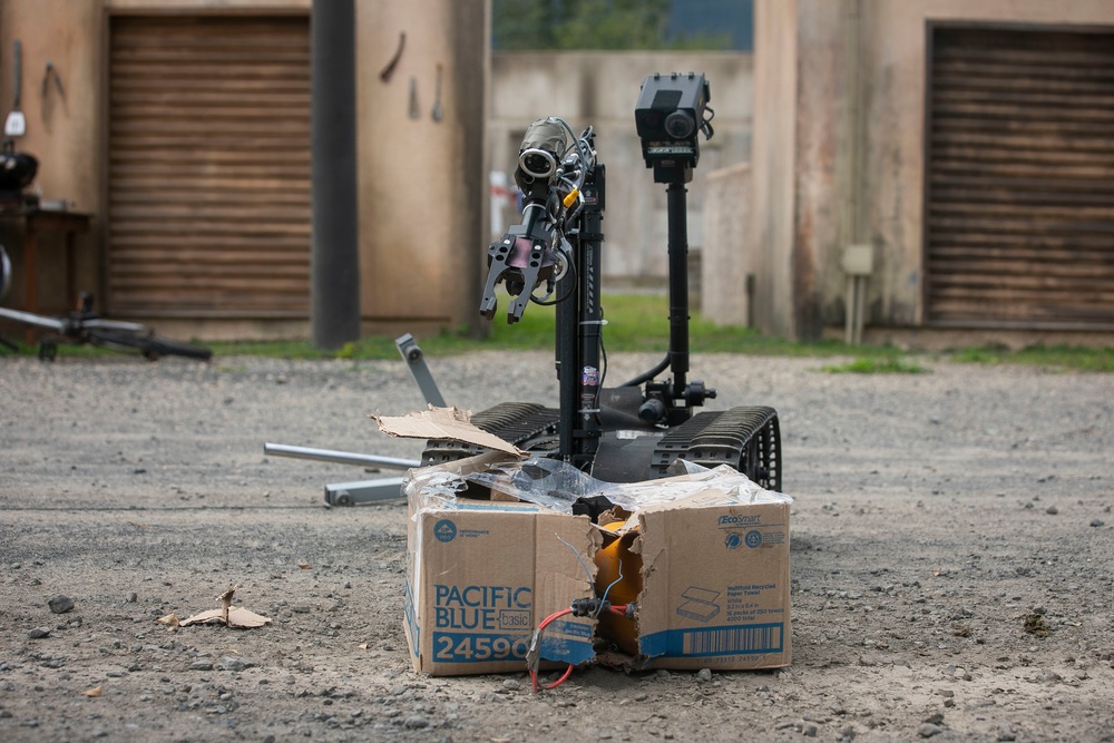 DVIDS - Images - EOD train at MCTAB [Image 7 of 7]