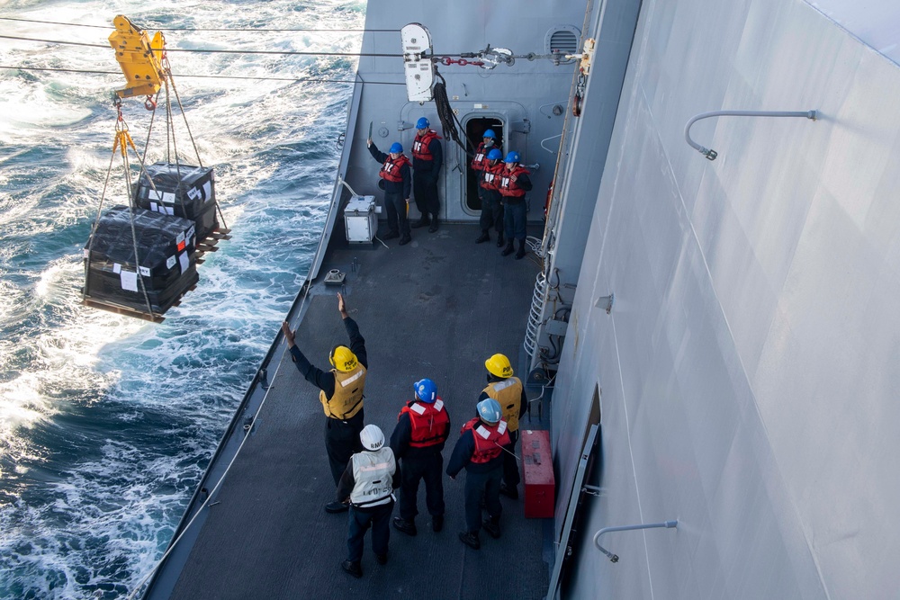DVIDS - Images - USS John P. Murtha Replenishment-at-Sea [Image 3 of 5]