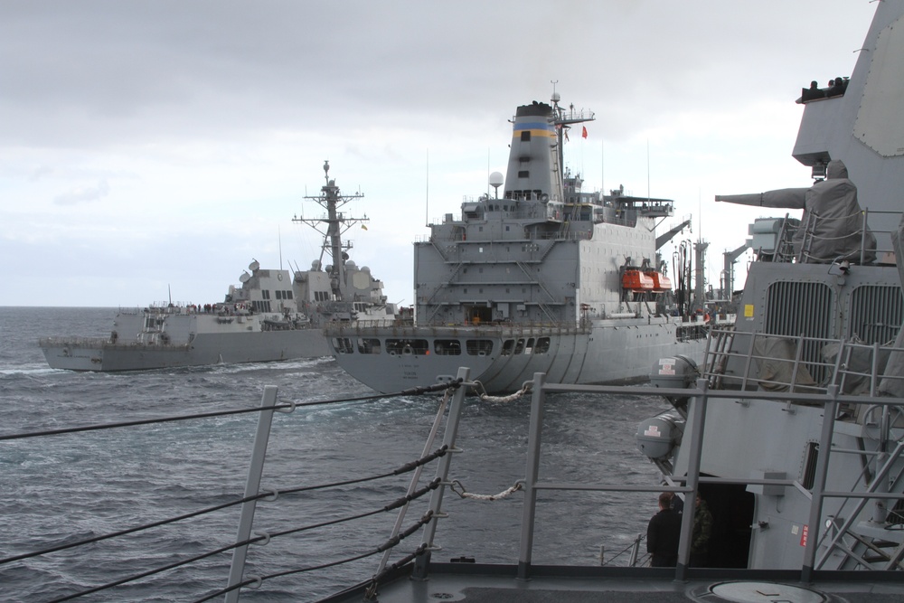 DVIDS - Images - USS Momsen (DDG 92) Underway replenishment-at-sea ...