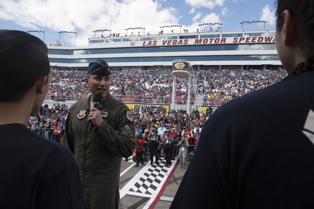 DVIDS - Images - Brig. Gen. Novotny swears in future Airmen [Image 2 of 4]