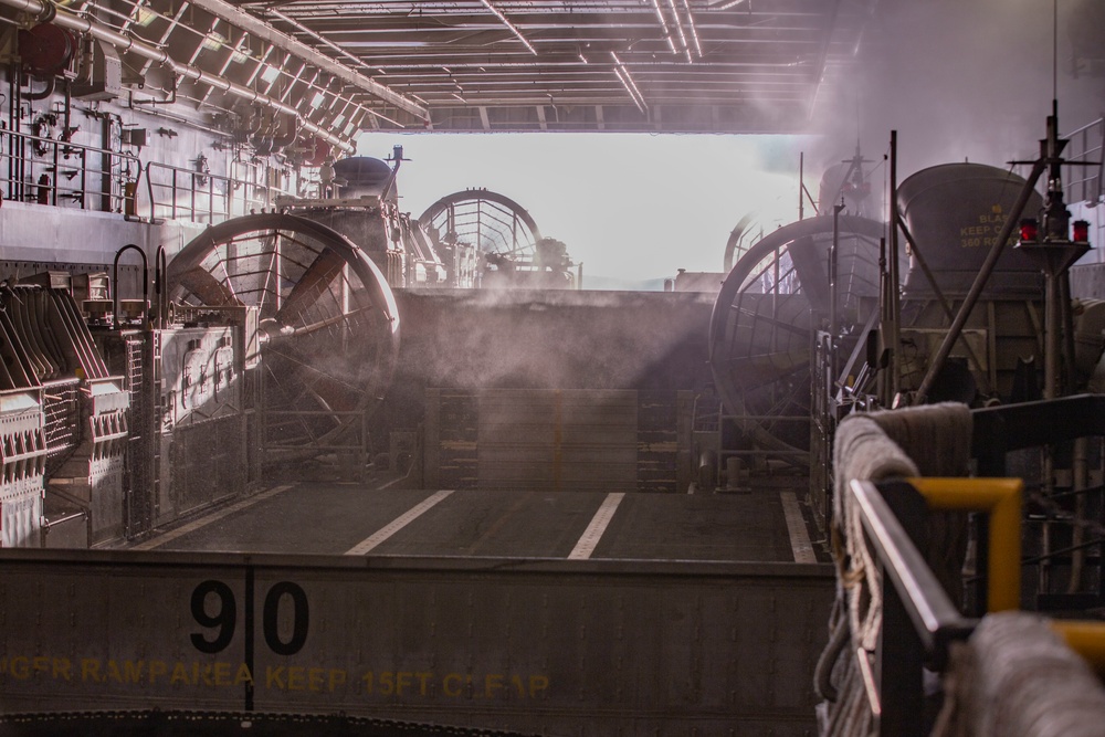 DVIDS - Images - Landing Craft Moving the Landing Force [Image 1 of 4]