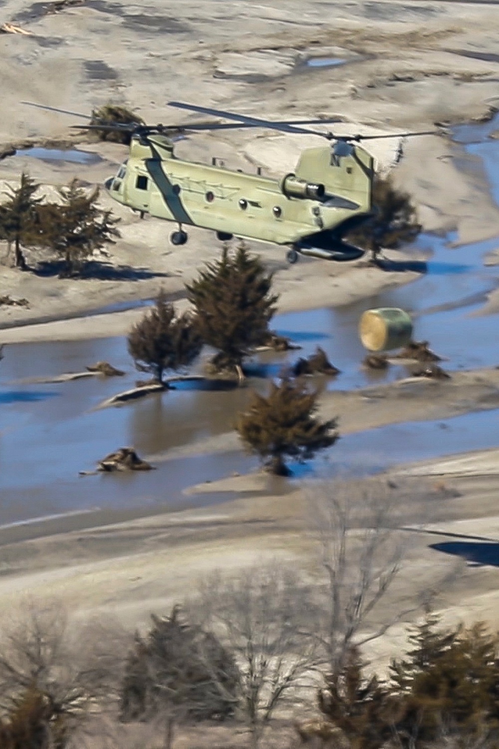 DVIDS - Images - Operation Prairie Hay Drop [Image 43 of 45]