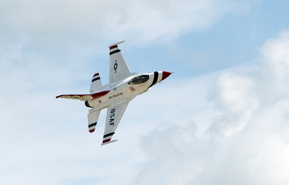 DVIDS - Images - Thunder Over the Bay, Travis AFB [Image 7 of 26]
